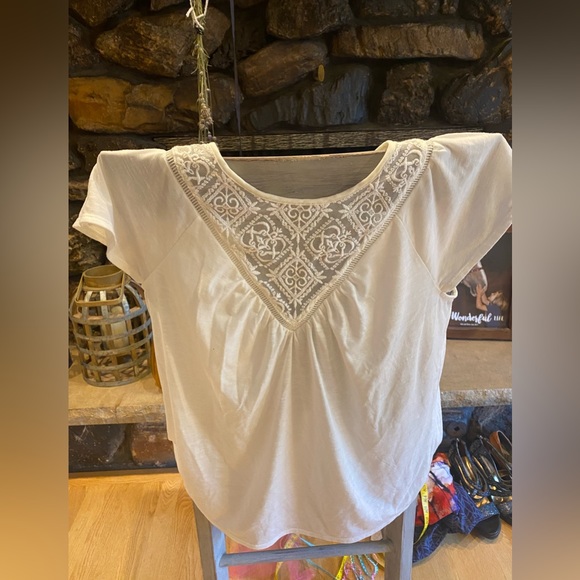 White House Black Market | Tops | Show Off The Ladies In A Demure Way ...